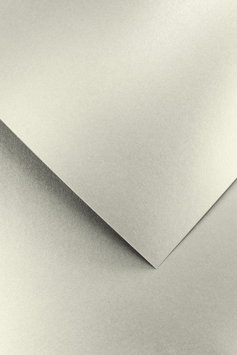 Decorative card paper Pearl Light silver – Galeria Papieru
